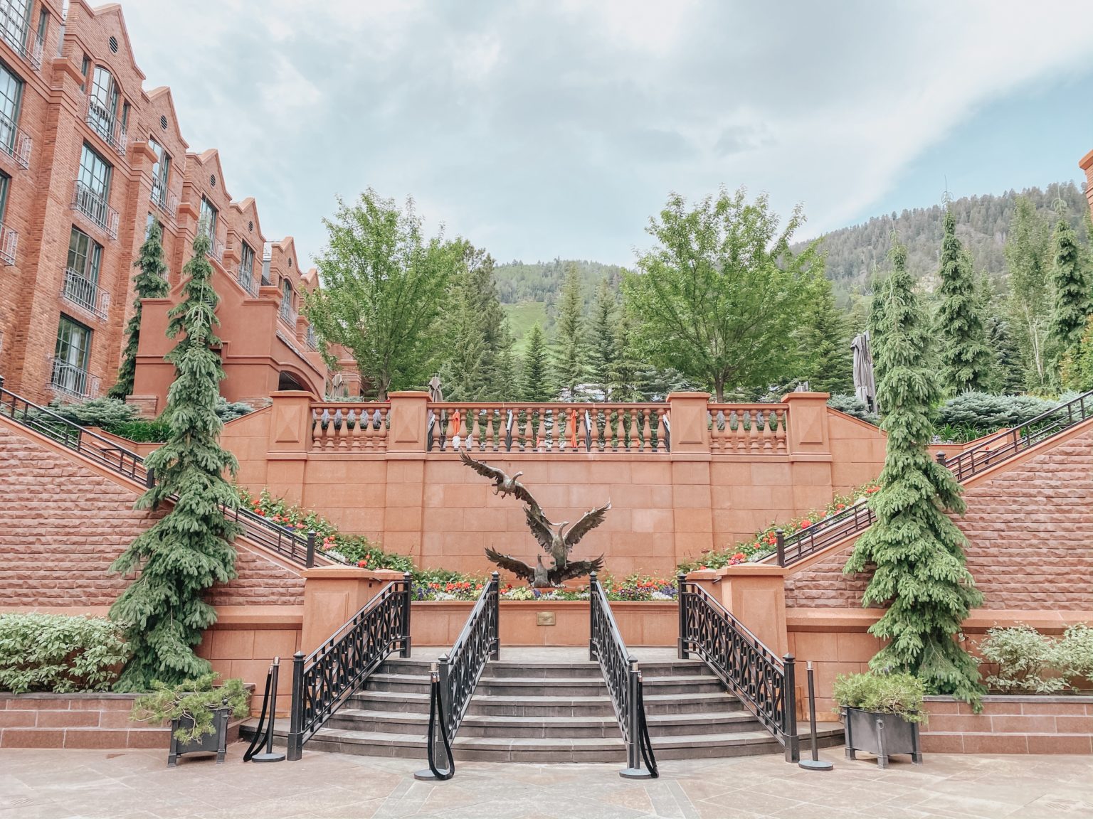 Summer Destination Guide: Aspen, Colorado | Passport to Friday | Luxury ...